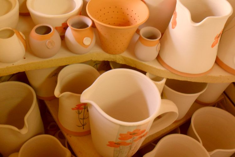 Töpferei Katrin Voigt - Arbeiten in der Werkstatt