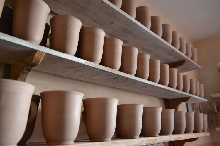 Töpferei Katrin Voigt - Arbeiten in der Werkstatt